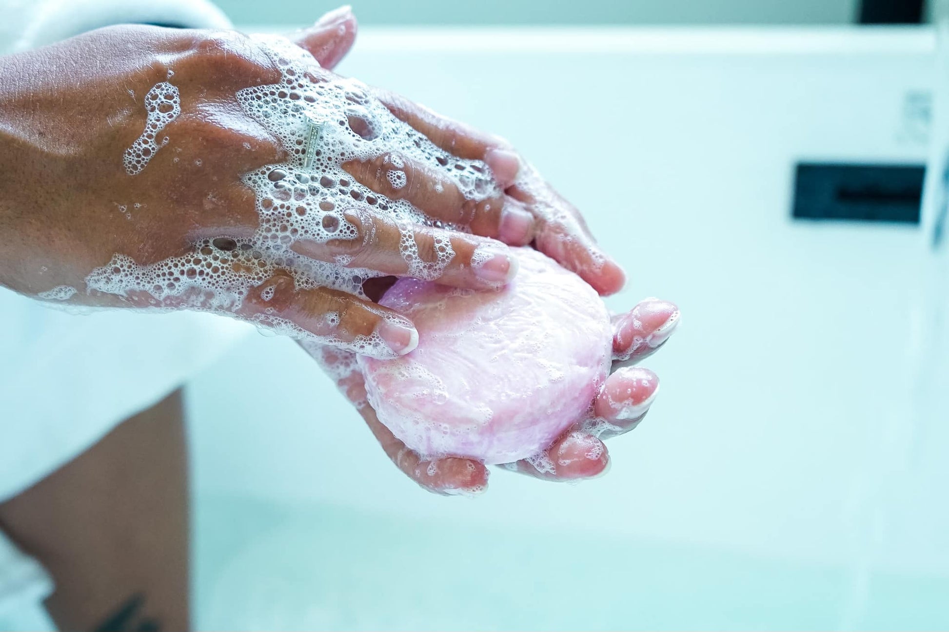 Coconut scented toxin-free shampoo bar – Shi's Supplies